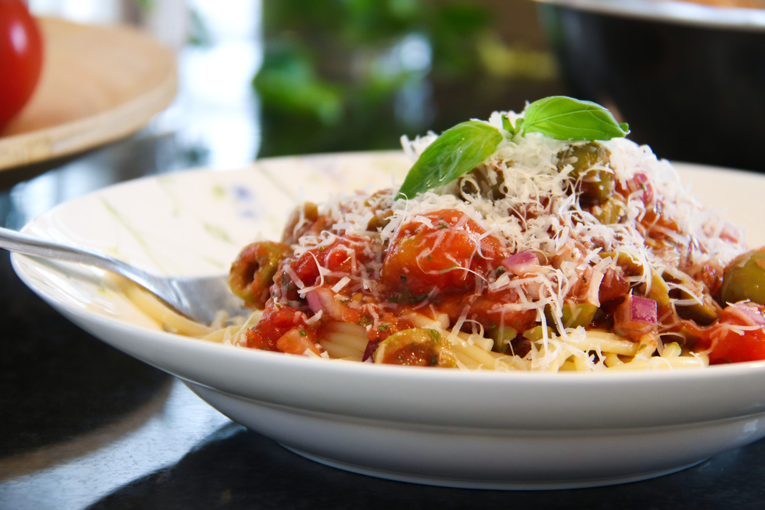 Pasta With Cold Tomato Mixture | Veggsta